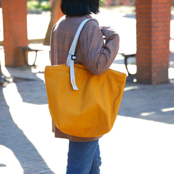 CBジャパン dsk.pigBOCCA　保冷シティトートバッグ ショッピングや日常使いに幅広く使える保冷シティトート レジャーシーンはもちろん、日常使いも出来るビッグサイズの保冷バッグ。 軽いので携帯性が良く、大容量なので、食材などいつもの...