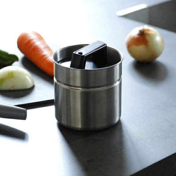 CBジャパン atomico　アトミコ密閉出来る生ゴミキャニスターS 調理中に出た生ゴミをそのまま捨てられる『atomico 密閉出来る生ゴミキャニスターS』。 暖かい季節になってくると台所の生ゴミの臭いが気になったり、放置すると虫が寄って...