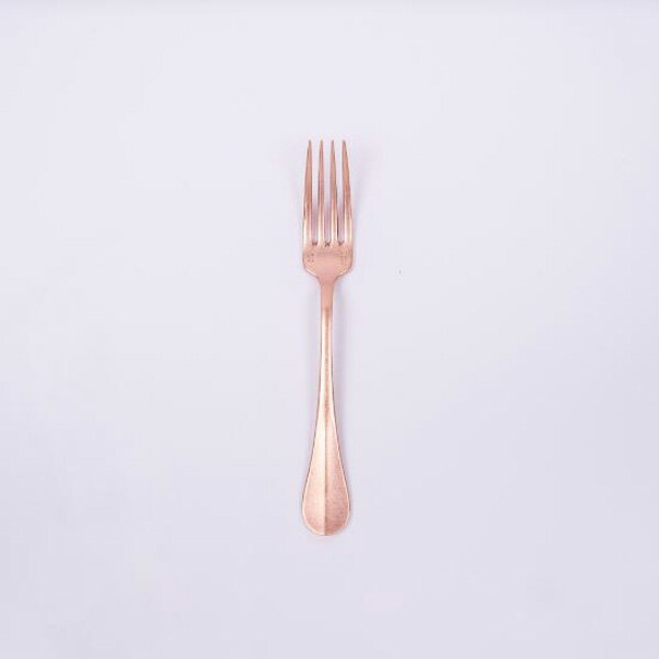 青芳　VINTAGE INOX ヴィンテージイノックス バゲットクラシック スタンダードフォーク ピンクゴールド 559075 カジュアルからフォーマルまで幅広いシーンにあわせやすいシンプルなカトラリーシリーズ バゲットクラシックのスタンダ...