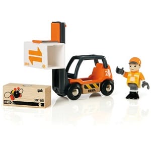 BRIO　ブリオ レールウェイ　フォークリフト　33573 子どもたちが大好きな働く車です 子どもの創造力を刺激するレールウェイ。想像力がある限りレイアウトの可能性は無限です。 列車やトラックで運ばれてきた荷物を上げたら運び、また降ろします...