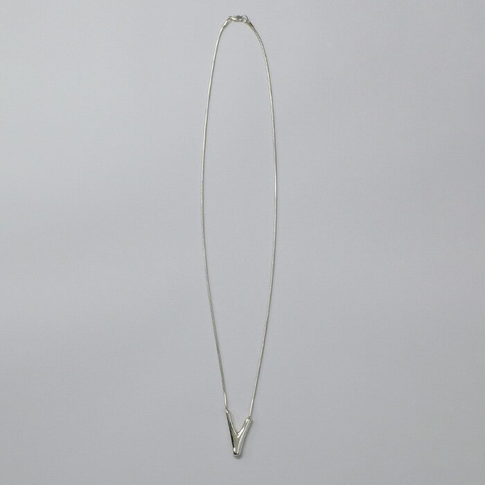 BRAND PROFILE 「Inner Self, Open-minded」をコンセプトに、内なる自己を解放するオープンマインドな精神からインスピレーションを得ているジュエリーブランド。 身に着ける人の肌に寄り添い、パーソナリティを際立た...