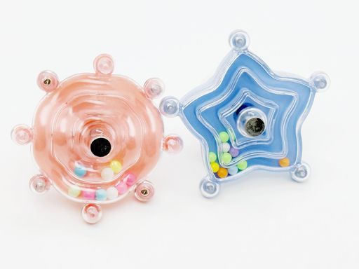 インドア 『知育玩具』この鳥おもちゃは回転し、柔らかい音を出すことで、オウムの興奮を引き起こし、注意を引くことができます。オウムが噛むことを助け、くちばしの健康を保つのに役立ちます。 『幅広い鳥種に安心使用』セキセイインコ、オカメインコ、コ...