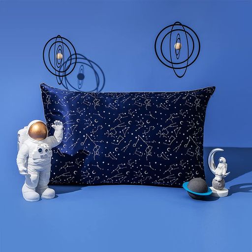 星(塗り潰し)天然繊維星(塗り潰し)シルク製品の専門ブランドとして、弊社の製品はOEKO認証を受けた100%シルク製品です。有害物質が気になる敏感肌の方にも安心してお使いいただけます。このシルク枕カバーは、片面が100%シルクで、裏面はテン...