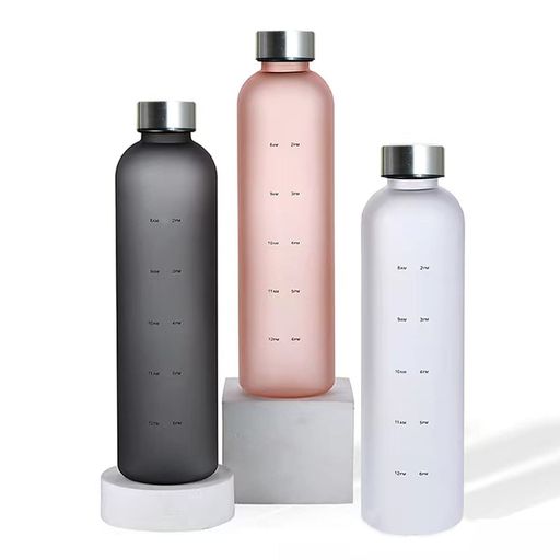 スポーツ。 材料の説明:100%BPAを含まない、毒性のない硬質プラスチックを使用しています。 食品グレードの素材として、人体に無害で無味です。 多くの選択肢:さまざまな色オプション、大きなボトル入り飲料水で、1日を通して毎日の水とフィット...