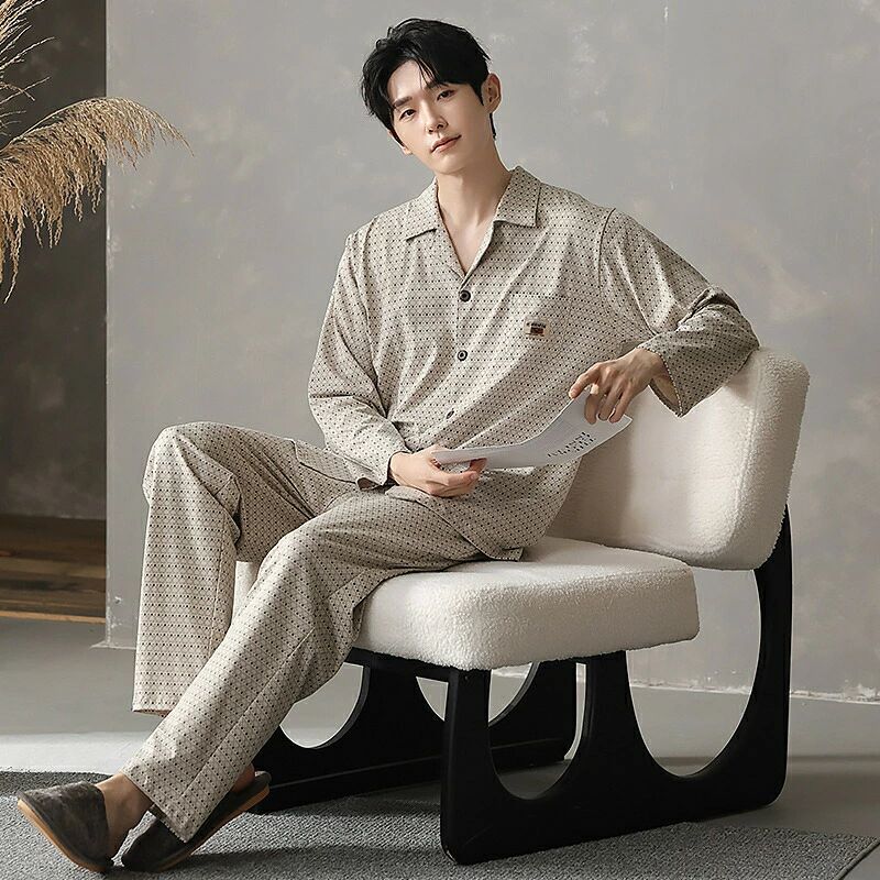 特徴肌触りの良い綿スムース素材です。大人のリラックスウェアは、ゆったりとくつろげるので贅沢な時間を演出します。睡眠時にはたくさんの汗をかきますが、快適に過ごせるのは放湿性も優れているからです。メズパジャマは、結婚祝い、クリスマス、記念日のと...