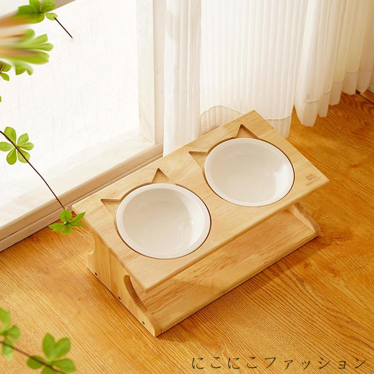 【食べやすい】斜めペット食器台なので、ボウルを地べたに置くのではなく、ちょっと浮かせて高さを確保できます。愛猫は首をしたまで下げずに首の負担が軽減されて食事や水を摂れ、便利なペット食器食べやすいです。 サイズ フリー サイズについての説明 ...