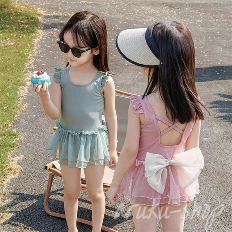 商品説明商品紹介 女の子用可愛いワンピースタイプ水着です！ 頭を護るキャップ付き！ 夏休みの旅行や海、おうちプールなどで活躍します！ 注意事項 ●初期不良、誤納品が発生した場合、お気軽にメールまたはお問い合わせでのご連絡をお願いいたします。...