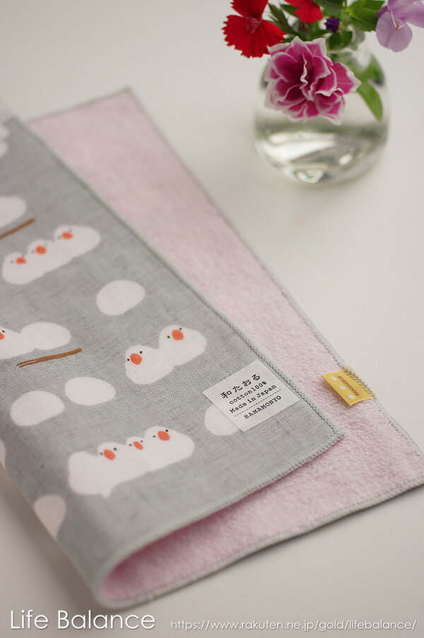 SPECIFICATION Size 25x25cm Material 綿100%（ガーゼ・パイル二重織） Made in Japan COMMENT 横浜捺染が生み出すきめ細やかな柄、鮮やかな色。絵手ぬぐいの濱文様から和たおるハンカチ（セ...