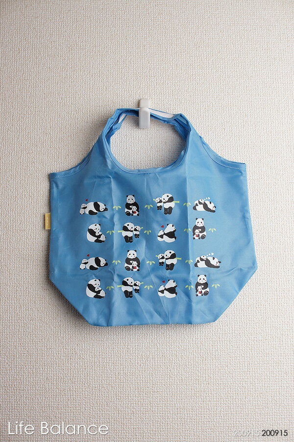 SPECIFICATION Size 29.5cm×23cm 底マチ13cm(持ち手含まず) Material ポリエステル100％ Made in China（Designed:Japan） COMMENT お出かけの必須アイテムになった...