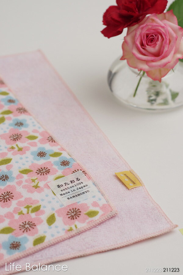 SPECIFICATION Size 25x25cm Material 綿100%（ガーゼ・パイル二重織） Made in Japan COMMENT 横浜捺染が生み出すきめ細やかな柄、鮮やかな色。絵手ぬぐいの濱文様から和たおるハンカチ（セ...