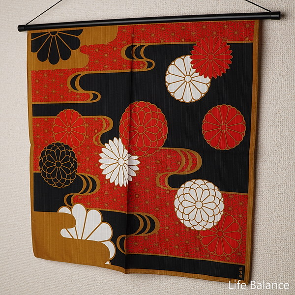 SPECIFICATION Size 50x50cm Material 綿100% Made in Japan COMMENT 独特の生地感と光沢のある上質の綿シャンタン採用の、濱文様のラインナップの中でも最近人気の高い小布（こぬの）。50...