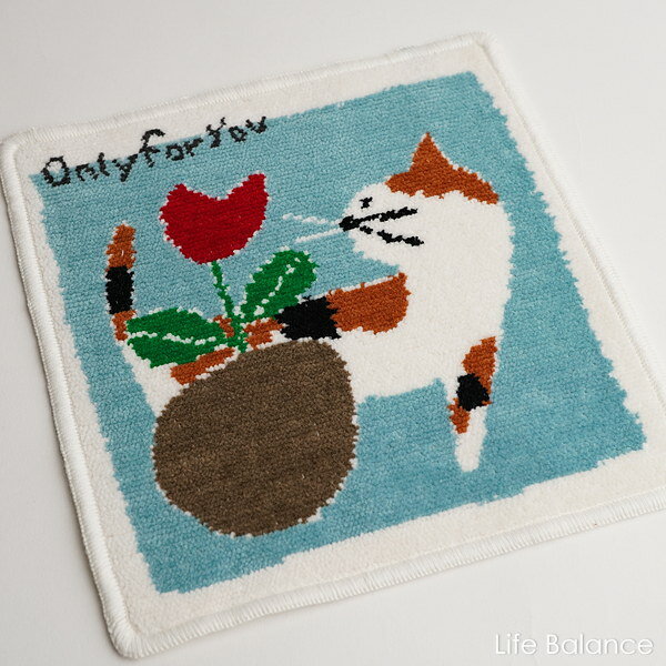 SPECIFICATION Size 20x20cm Material 綿100％ Made in 日本 COMMENT 絵本作家・イラストレーターの北村人さんのシェニール織のハンカチです。 『Only For You』をテーマに描きおろし...