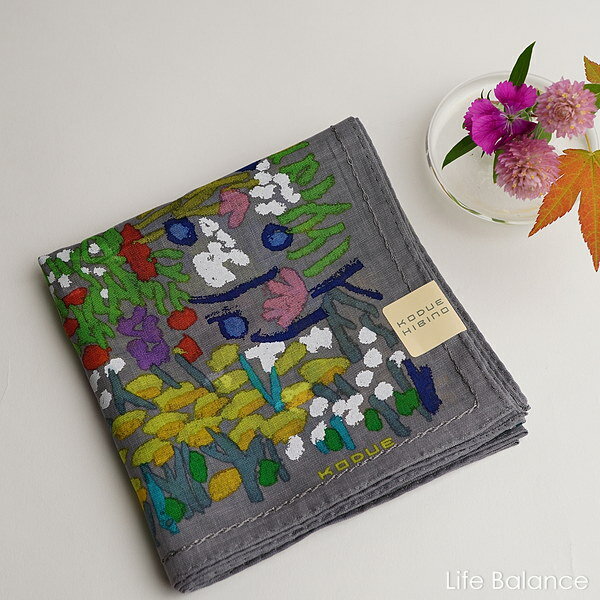 SPECIFICATION Size 58x58cm Material 綿100％（一重） Made in 日本 COMMENT アーティストひびのこづえのハンカチコレクション。『kadan』シリーズです。 ハンカチのキャンバスに表現された...