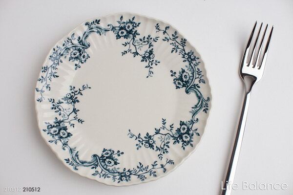 SPECIFICATION Size φ15.3xH2.1cm Material 磁器（オーブン・直火不可） Made in Japan Package こちらの商品には化粧箱はございません COMMENT お菓子づくりを楽しむための器オー...