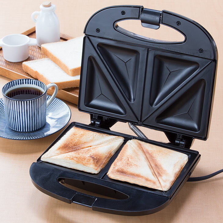 お好みの具材を挟んで焼くだけ！簡単ホットサンドメーカー。アレンジ自在、簡単レシピも付属。プレートはフッ素加工でお手入れラクラク♪ ●カラー/ブラック ●サイズ/約幅22×奥行21×高さ8cm ●重さ/約0.9kg ●素材/PP、アルミ（表面...