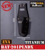 ■仕様 EVA/コ－デュラバリスティック生地　ペンチ・ニッパー2PホルダーDX［TITプレート補強入り］ ■コーデュラバリスティック生地(D1680)使用 型　番：BAT-201PLNDX サイズ：全長290×横幅110mm KNICKSで...