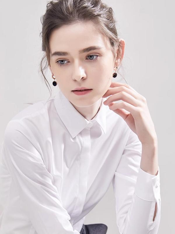 ・主な素材: 竹繊維30-50%、ポリエステル50-70%・スタイル: 通勤・カテゴリ: シャツ・パターン: 広告ロゴ・デザイン: 開襟・袖丈: 長袖・袖型: シャツ袖・流行要素: ボタン・フィット: スリム・衣丈: 普通(50-65cm)...