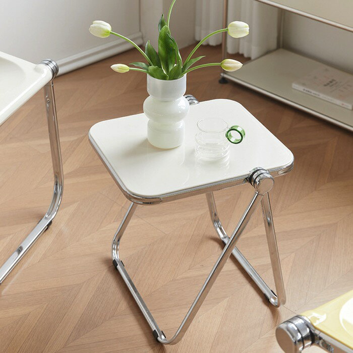 サイズテーブル幅：36cm テーブル奥行き：41cm 高さ：44cm ▪️折りたたみ時 幅：43cm 高さ：59cm 奥行き：4.5cm ※採寸には若干の誤差が生じます。カラークリア/クリアグレー/クリアブラウン/クリーム/ピンク/イエロー...