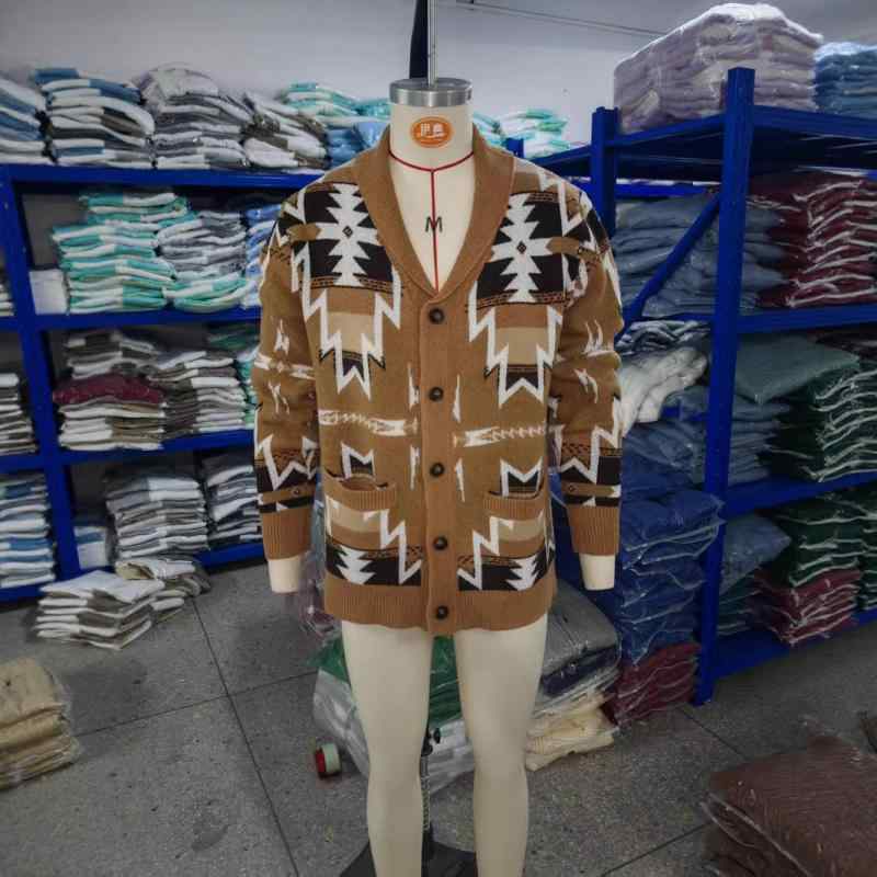 ニットカーディガン メンズ 紳士服 春秋 襟付き ニットジャケット リラックスフィットスタイル 抹茶色 ピンク系 エメラルド キャメル ライトグレー ピーコックブルー ラベンダー・カテゴリ: ニットカーディガン・スタイル: カーディガン・フ...
