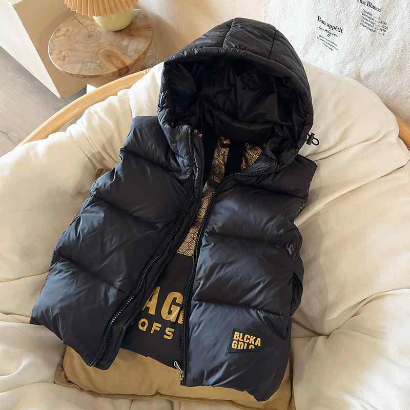 子供用ダウン風ベスト 黒 中綿入り 男の子 女の子 キッズ アウター 防寒 暖か チョッキ 120cm 130cm 140cm 150cm 160cm 170cm