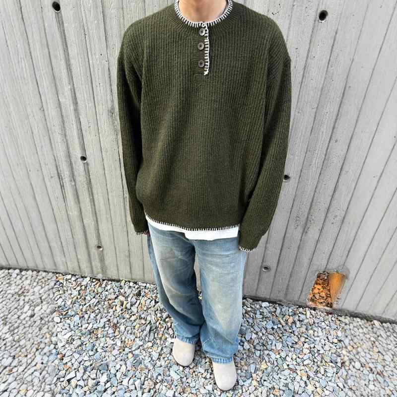 ニット メンズ ヘンリーネック セーター 秋冬物 リラックスフィット 配色 切り替え 普段使い デイリー 黒 ブラック 緑 グリーン オフホワイト ポリエステル・カテゴリ: ニット・スタイル: プルオーバー・フィット: ゆったり・ネックライ...