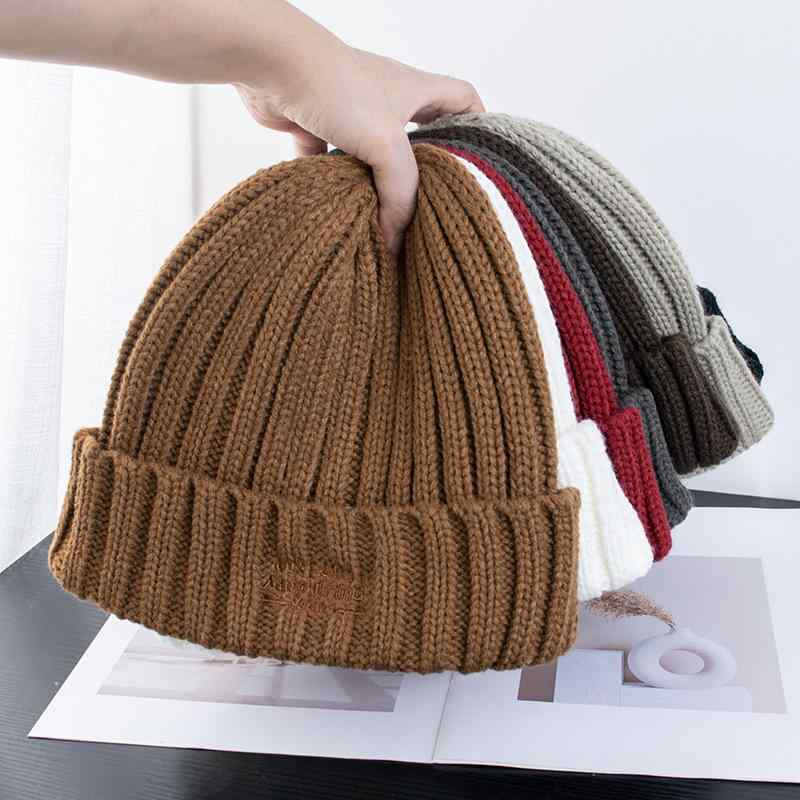 ニット帽 男性用 秋冬 防寒 保温 防風 刺繡 ロゴ ビーニー ゆったり 大きめサイズ キャメル 暗紫色 ネイビー ホワイト ダークグレー ワインレッド コーヒー色 ブラック カーキ・カテゴリ: ニット帽・流行要素: 英字・帽子の種類: ニ...
