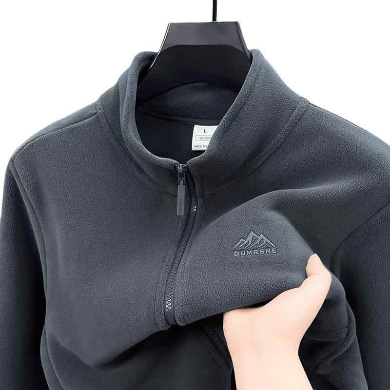 フリース メンズ アウトドア ウェア 秋冬 両面起毛 防寒 立襟 ジャケット・商品カテゴリ: -・・・襟型: 襟なし・フィット: ルーズ・前立て: ジッパー・フード: あり・・対象: 若者・・主な素材: 兔毛・裏地: ボアフリース・ディテー...