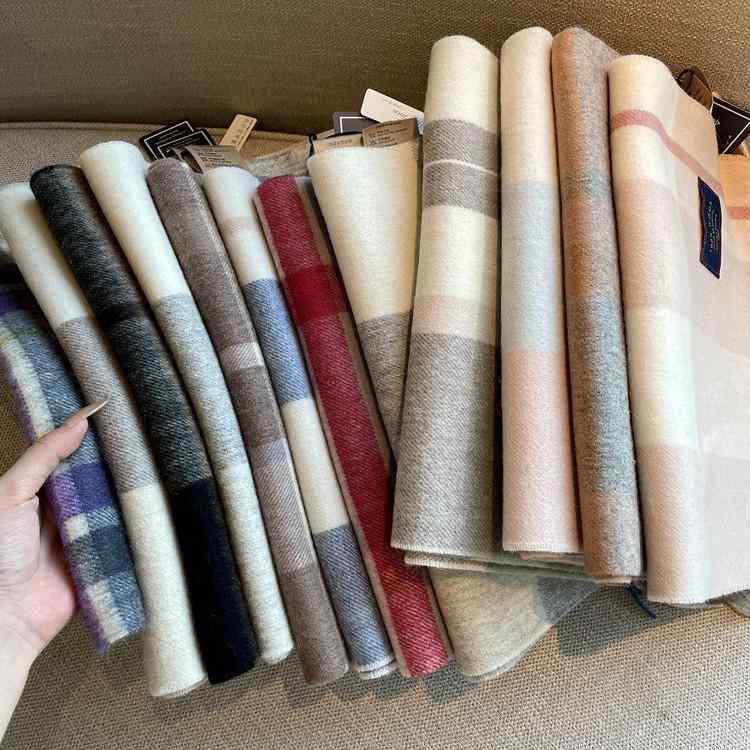 2個セットマフラー レディース 秋冬 保温性 ウール チェック柄 ストール 襟巻き プレゼント 付き ベージュ系 グレー系 ブルー系 グリーン系 ピンク系