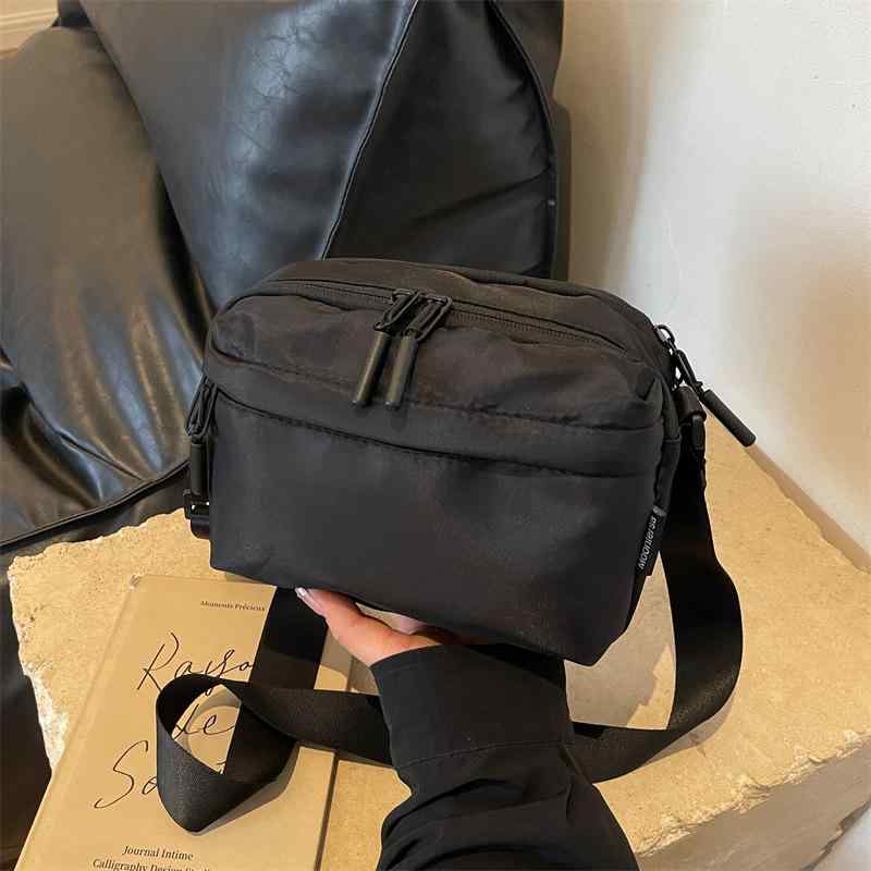 ショルダーバッグ 男性用 キャンバス 斜めがけ 大容量 通勤 普段使い ブラック ホワイト・スタイル: 無性別・素材: 帆布・裏地: ナイロン・カラー: ブラック.ホワイト・サイズ: 20x8x15cm・対象: メンズ・カテゴリー: メンズ...