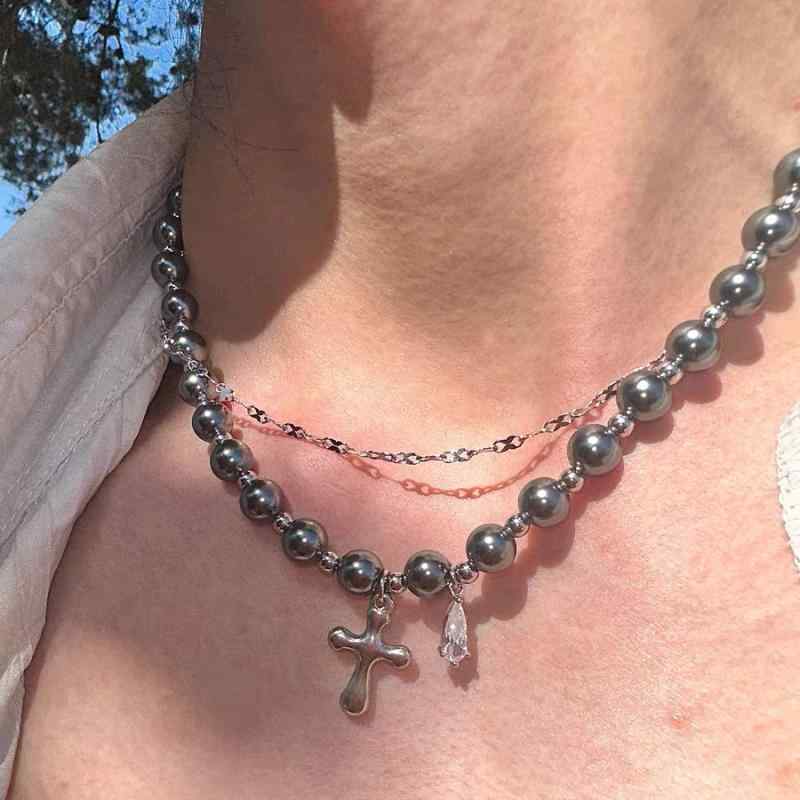 ネックレス メンズ レディース 豪華感 パール 悪魔の実 クロス 十字架 多層 チョーカー 個性的 パンク ラウンドビーズチェーン・素材: 合金・加工方法: 電気メッキ・デザイン: -・チェーンタイプ: ビーズチェーン・長さ: 41cm -...