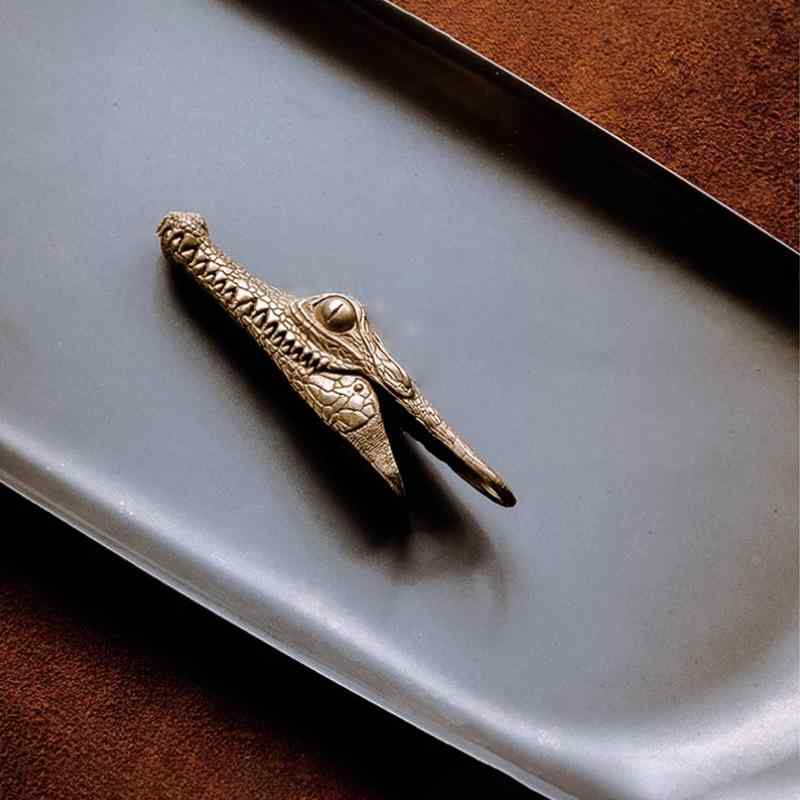 ネックレス メンズ ワニ アニマル モチーフ ペンダント 個性的 レトロ 電気メッキ加工 首飾り アクセサリー・素材: 金属・デザイン: 動物/干支・加工: 電気メッキ・カラー: 鳄鱼领带夹扣单吊坠・スタイル: 個性・カテゴリー: ネックレ...