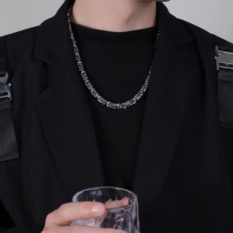 ネックレス メンズ チタン鋼 喜平 5mm 太め 60cm アレルギー対応 幾何学模様 ペンダントなし アクセサリー 男女兼用・素材: チタン鋼・加工技術: 電気メッキ・デザイン: キャラクター.幾何学模様.動物・チェーン・多層構造: 単層...