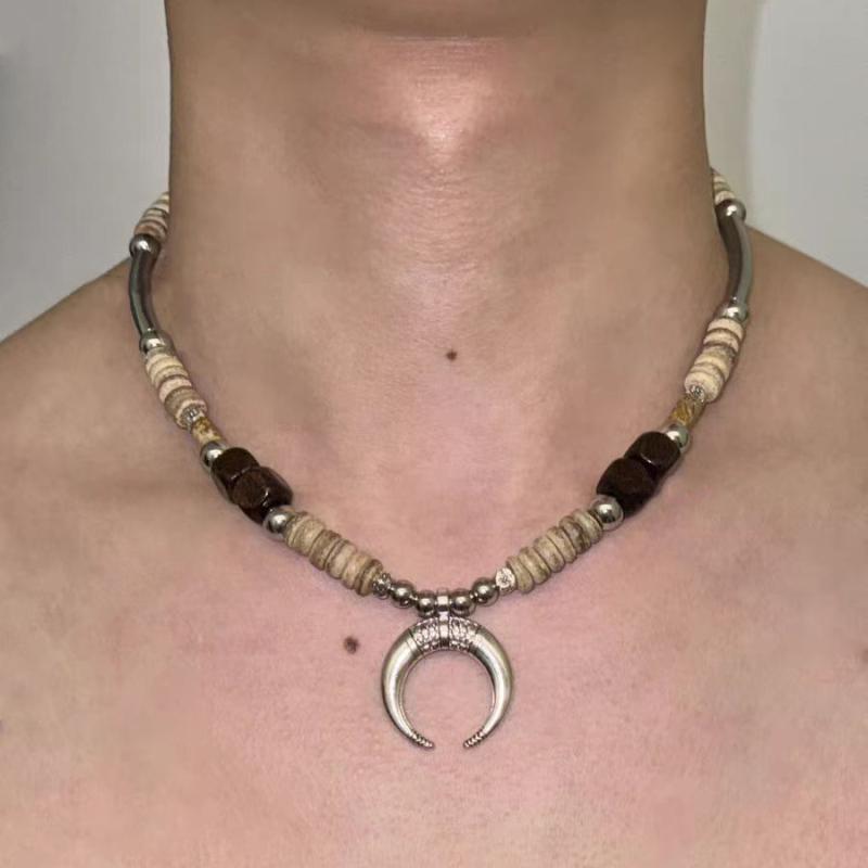 ネックレス メンズ レトロ エスニック 民族風 個性的 蛇骨チェーン 皓月 U字 幾何学模様 ペンダント ペンダントネックレス 男女兼用・素材: 銅.合金・処理: 電気メッキ・デザイン: U形.幾何学形・チェーン: 蛇骨チェーン・多層構造:...