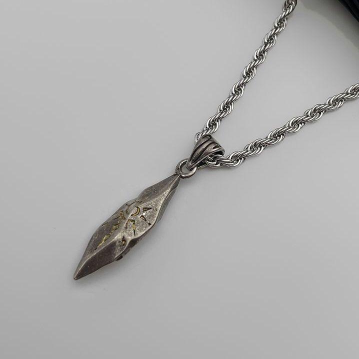 ネックレス メンズ 男性用 レトロ 隕石風 個性的 ペンダント 麻花チェーン 電気メッキ加工 菱形 ドロップ型 幾何学模様 アクセサリー 男女兼用・カテゴリ: ネックレス・素材: 銅・加工: 電気メッキ・デザイン: 菱形.水滴形.幾何学・チ...