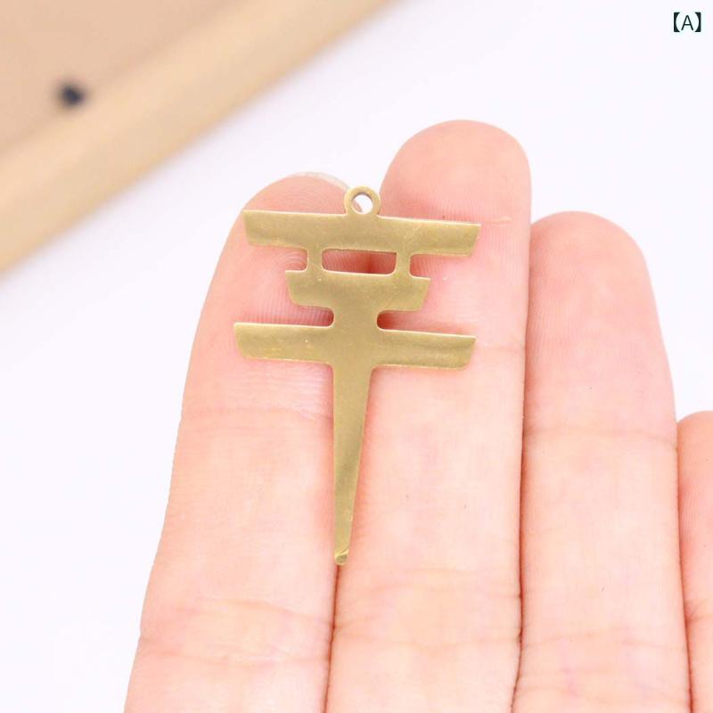 ペンダント レディース メンズ アクセサリー ステンレス製 幾何学模様 チャーム ゴールド スチールカラー ギフト 清新 スイート 花柄・素材: ステンレス・デザイン: 幾何学型・加工: 電気メッキ・カラー: ゴールド, スチール・モチーフ...