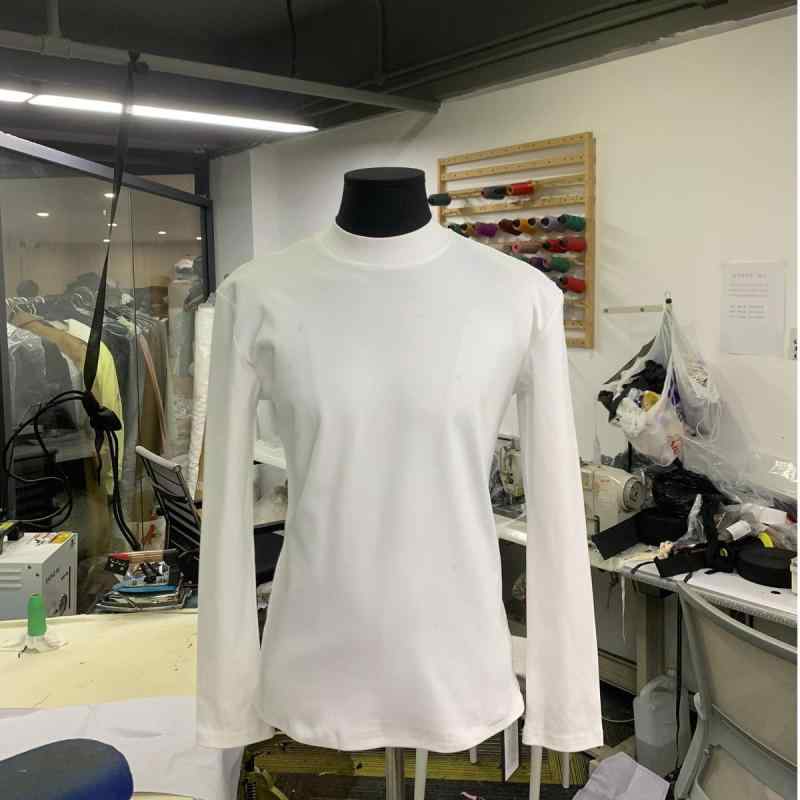 Tシャツ メンズ 男性用 秋冬用 トップス 正肩 長袖 インナーシャツ スリム 無地 接触冷感 ブラック ホワイト系・スタイル: ベーシック・柄: なし・対象: 若者・種類: Tシャツ・ネックライン: ラウンドネック・袖丈: 長袖・フード:...