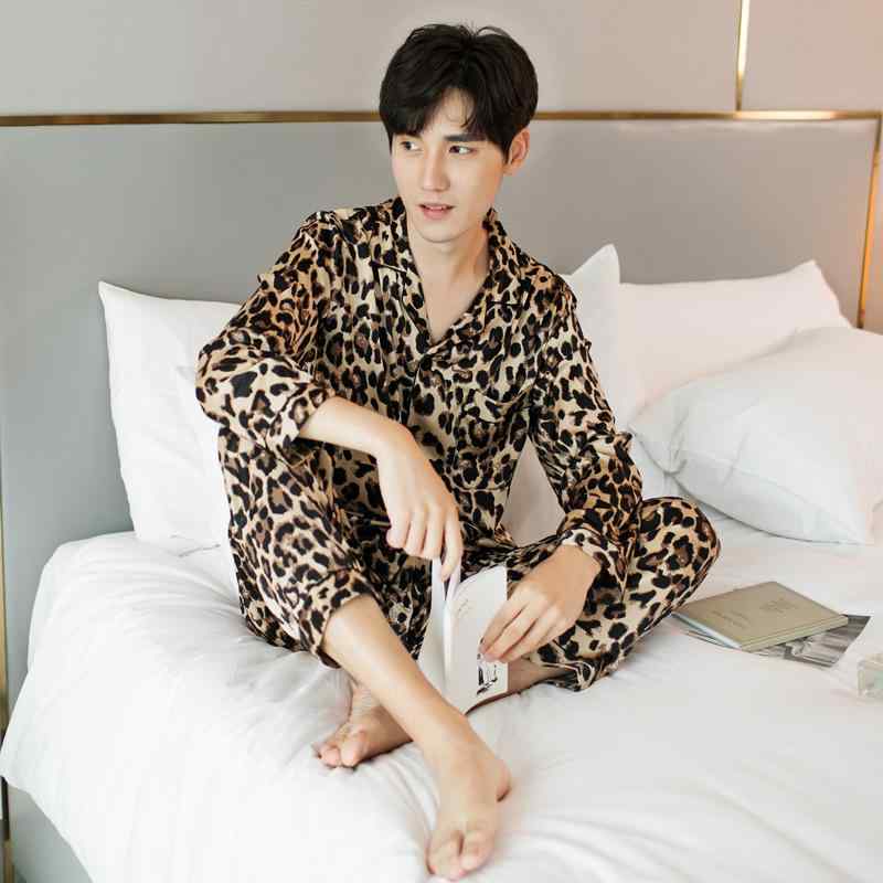 パジャマ メンズ 男性用 ヒョウ柄 長袖 ポリエステル 開襟シャツ 寝間着 部屋着 ルームウェア 春秋 薄手 接触冷感 豪華感・カテゴリ: 睡衣 ・素材: ポリエステル ・厚さ: 薄手 ・襟の形: 襟付き ・袖丈: 長袖 ・パンツ丈: 長ズ...