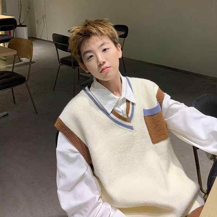 ニット メンズ 男性用 ニットベスト Vネック チョッキ ゆったり 杏色 春秋 ポリエステル 部屋着 普段使い レイヤード・素材: ポリエステル・スタイル: スポーツ.カジュアル・ネックライン: ラウンドネック・袖丈: ノースリーブ・タイプ...