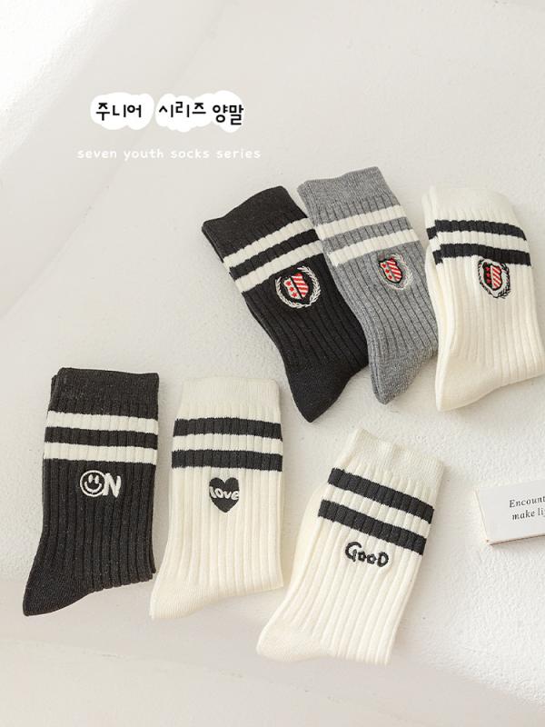 靴下 キッズ 子供 男の子 女の子 スポーツ ソックス 通学 通園 中筒 刺繍 綿 混紡 リブ 編み ストライプ 無地 グレー ブラック ホワイト 28 29 30 31 32 33 34 35 36 37 38 39 40 41 秋冬・等...