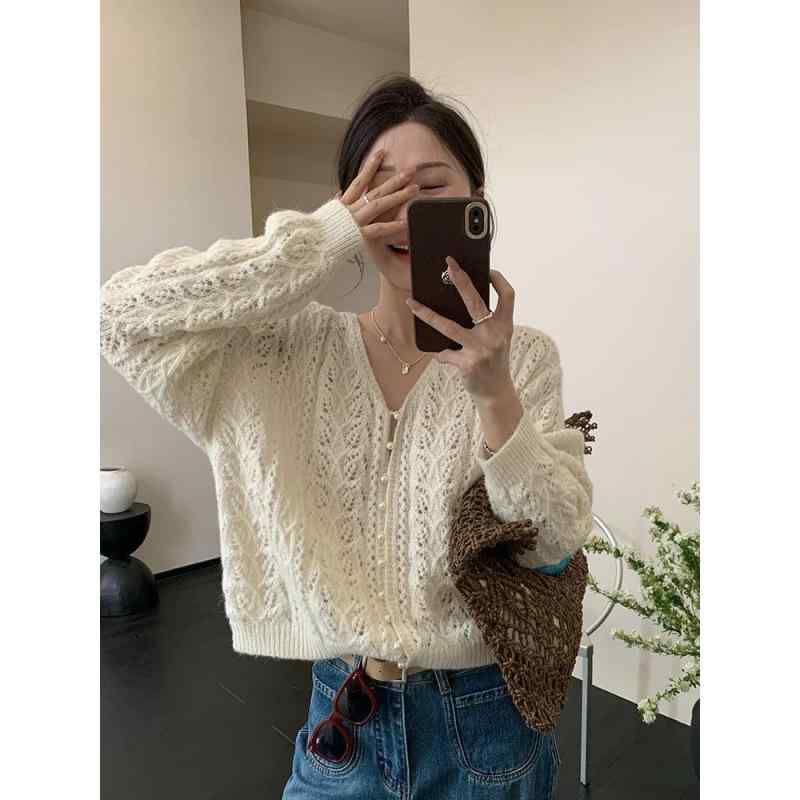 ・生地: アクリル・主な生地の組成: -・主な生地の組成.割合: 95%以上・柄: 詳細参照・厚さ: 薄手・スタイル: カーディガン・組み合わせ形式: シングル・ネックライン: Vネック・袖丈: 長袖・袖型: フレアスリーブ・流行の要素: ...