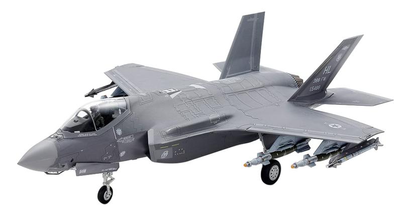 タミヤ 1/72 ウォーバードコレクションシリーズ No.92 ロッキードマーチン F-35A ライトニングII プラモデル 60792組み立て塗装が必要なプラモデル。別途、接着剤や工具、塗料等が必要。1/72スケール未塗装プラスチック組み...