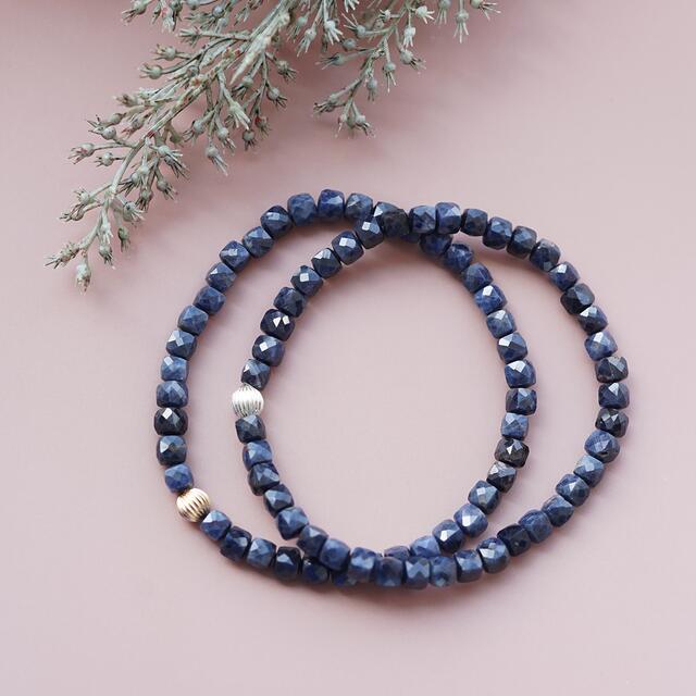 サファイアの一連ブレスレット　～Ebe天然石 ストーン シンプル ジュエリー 母の日 アクセサリー ハンドメイド プレゼント ギフト お礼 おでかけ お守り 入学式 入園式 卒業式 誕生日 ホワイトデー ブレス ブレスレット サファイア 誕...