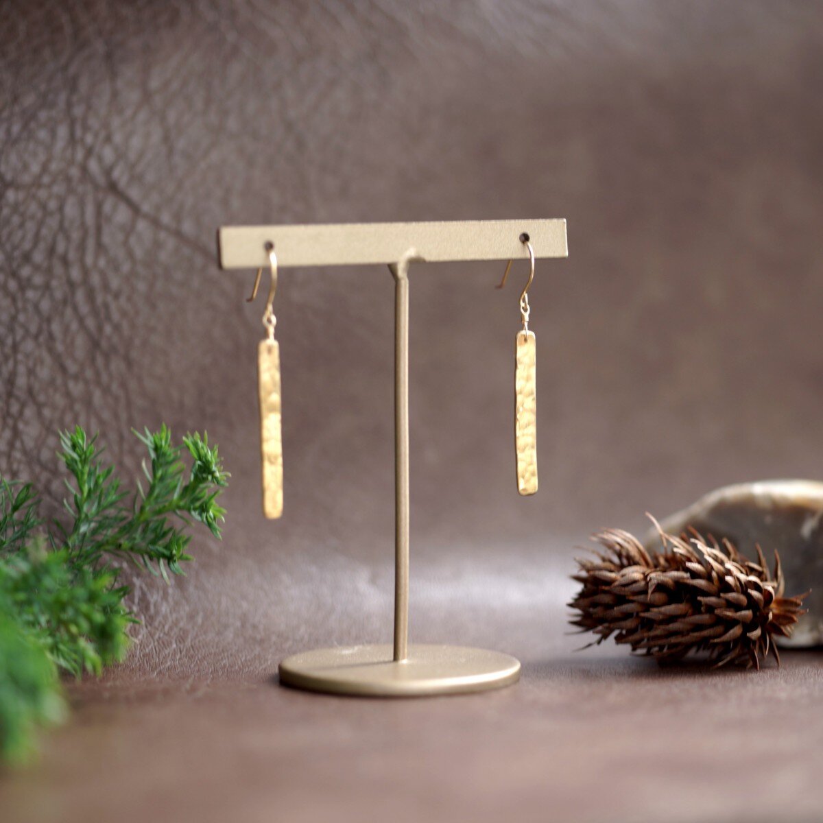 バーピアス・サージカルステンレス　～Cara　ピアス 天然石 ジュエリー アクセサリー ハンドメイド プレゼント 高品質 デザイン リパッティ Lipatti 煌き きらきら シンプルですが、これ一つでとてもシャープな雰囲気の出るピアス。 ...