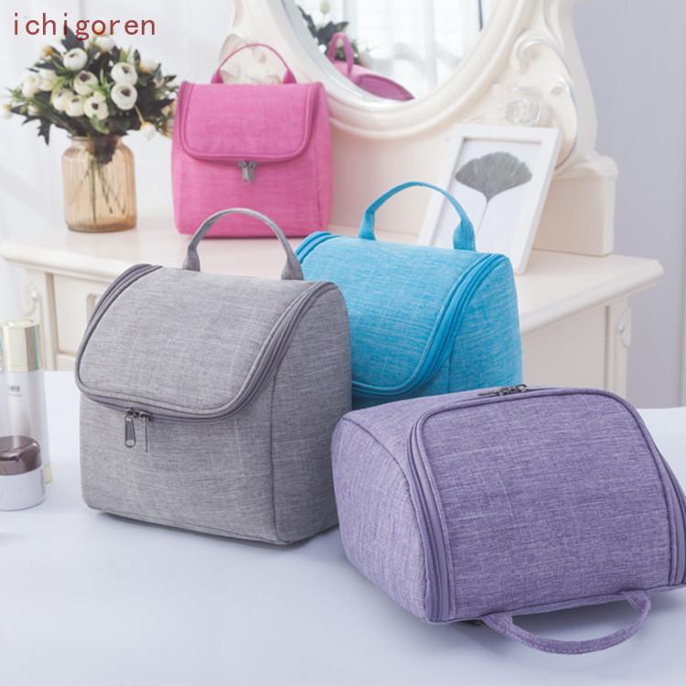 商品名：フック付きトラベル化粧ポーチ／Travel cosmetic pouch with hook(サイズ)高さ約20cm 横幅約20cm マチ幅約10cm 重量約174g(カラー)01.ピンク Pink 02.ブルー Blue 03.ネ...