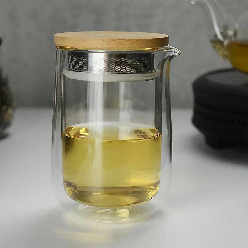 【素材】食品グレードの高ホウケイ酸ガラス 【カラー】ブラウン, 透明 【サイズ】約300ml 【耐熱温度】-20℃〜120℃【耐熱温度 】 ▲注ぎ口の形が秀逸で、液だれしにくい♪⇒透明度の高いガラスで茶葉の動きや色の出具合がクリアに見えます...