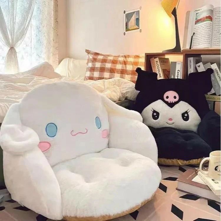 ◆商品数◆ 座椅子×1 ◆タイプ◆ クロミちゃん シナモンロール マイメロ からお選びいただけます。 ◆商品説明◆ 材料:PPコットン サイズ: 約約45cm とってもキュートでかわいい座椅子です。 お部屋のインテリアにテンションアップ間違...