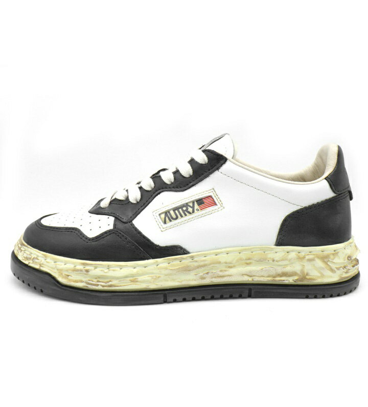 商品情報 サイズ表記 43 状態ランク 10/10 状態ランク表 採寸 アウトソール最大縦：31cm アウトソール最大横：11cm ※平置で計測。多少の誤差はご容赦ください。 状態コメント 目立った傷、汚れはございません。 カラー ホワイト...