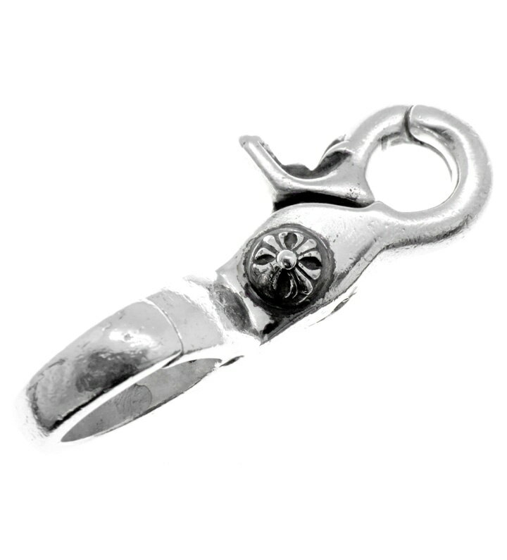 商品情報 サイズ表記 - 状態ランク 7/10 状態ランク表 採寸 縦：6.2cm 横：2.5cm 重さ：51g ※平置で計測。多少の誤差はご容赦ください。 状態コメント 傷有り。その他目立った傷、汚れございません。 カラー シルバー 素材...