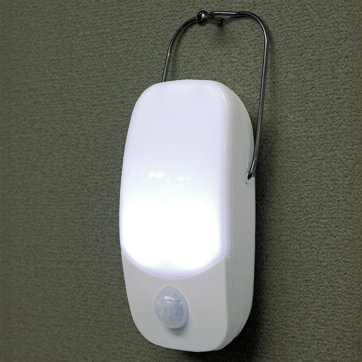 暗闇でパッと点灯！LEDセンサーライト マグピカ 2個組 暗い場所で人に反応して自動でパッと点灯するLEDセンサーライト「マグピカ」2個組です。どこでも使える万能設計で、ご家庭の様々な場所で活躍します。本体に強力な磁石を内蔵しているので、鉄...