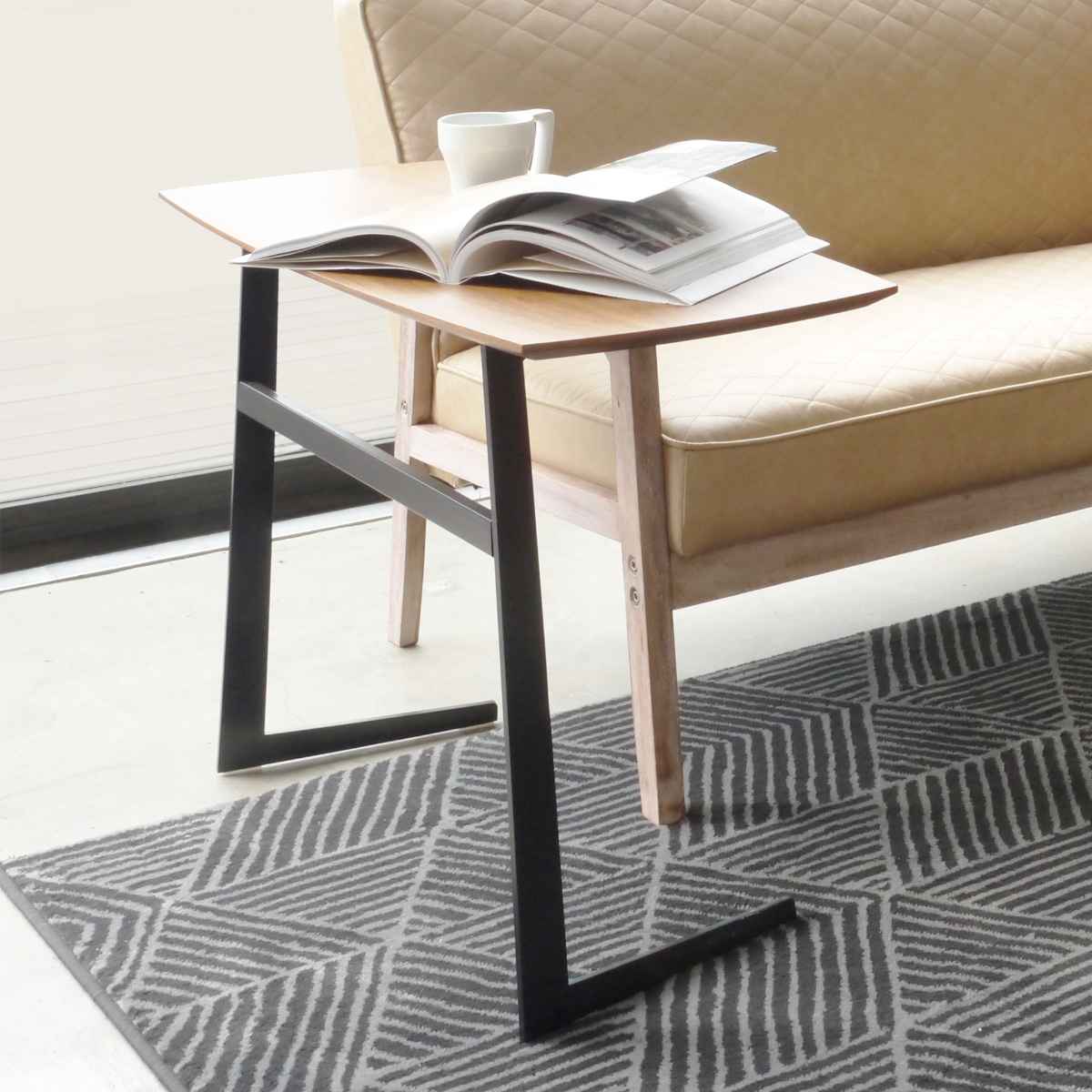 サイズ約 幅80×奥行38×高さ59（cm）重量約 9.5kg内容量1台材質天板：MDF ウォールナット突板貼り（ウレタン塗装）脚部：スチール（粉体塗装）生産国中国製天板耐荷重10kg組立状態完成品（一部取付）梱包サイズ天板・脚部：幅85×...
